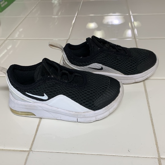 Nike | Shoes | 7c Blackwhite Nike Air Slip Ons Light Weight And Gently ...